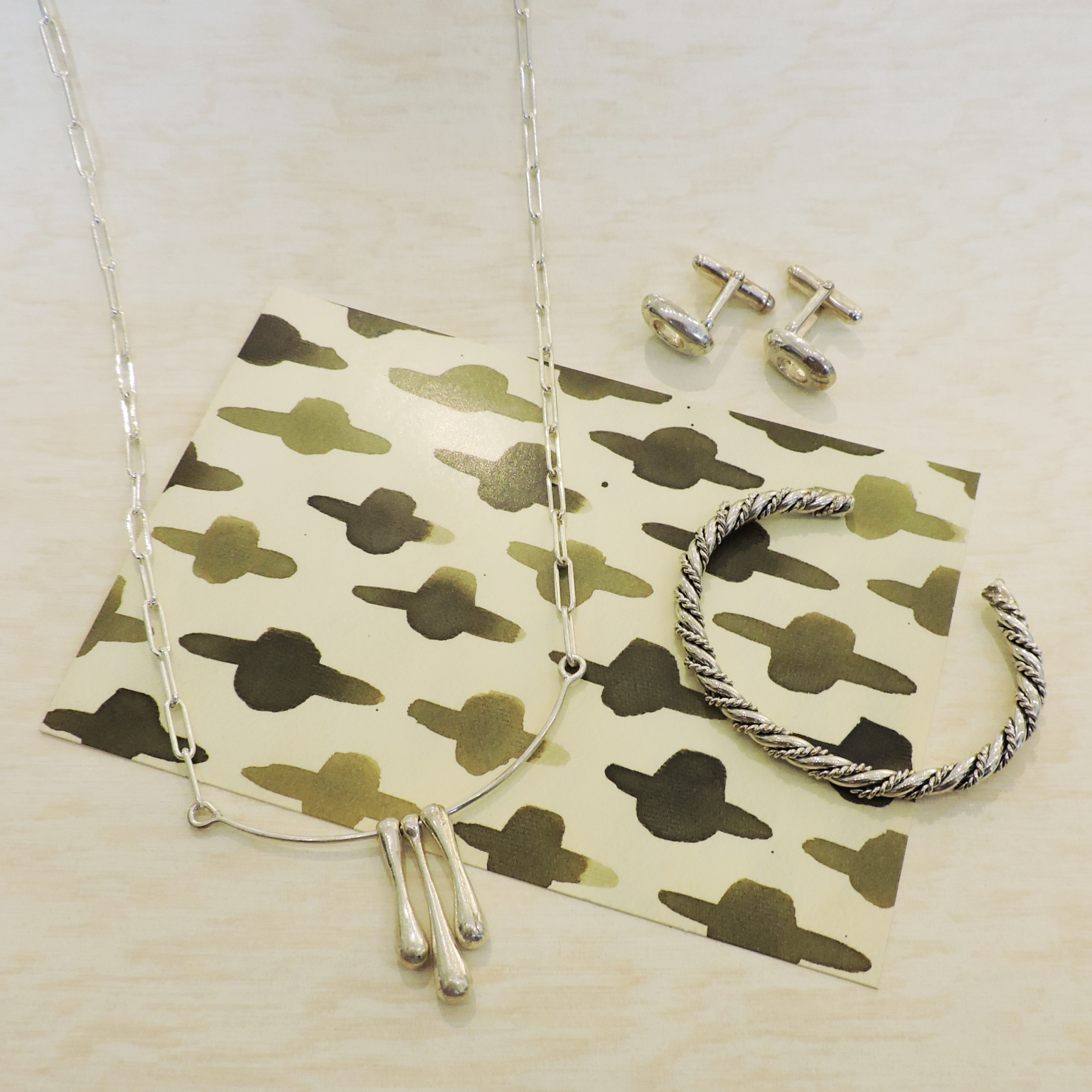 Take a Look! | Jewel Envy